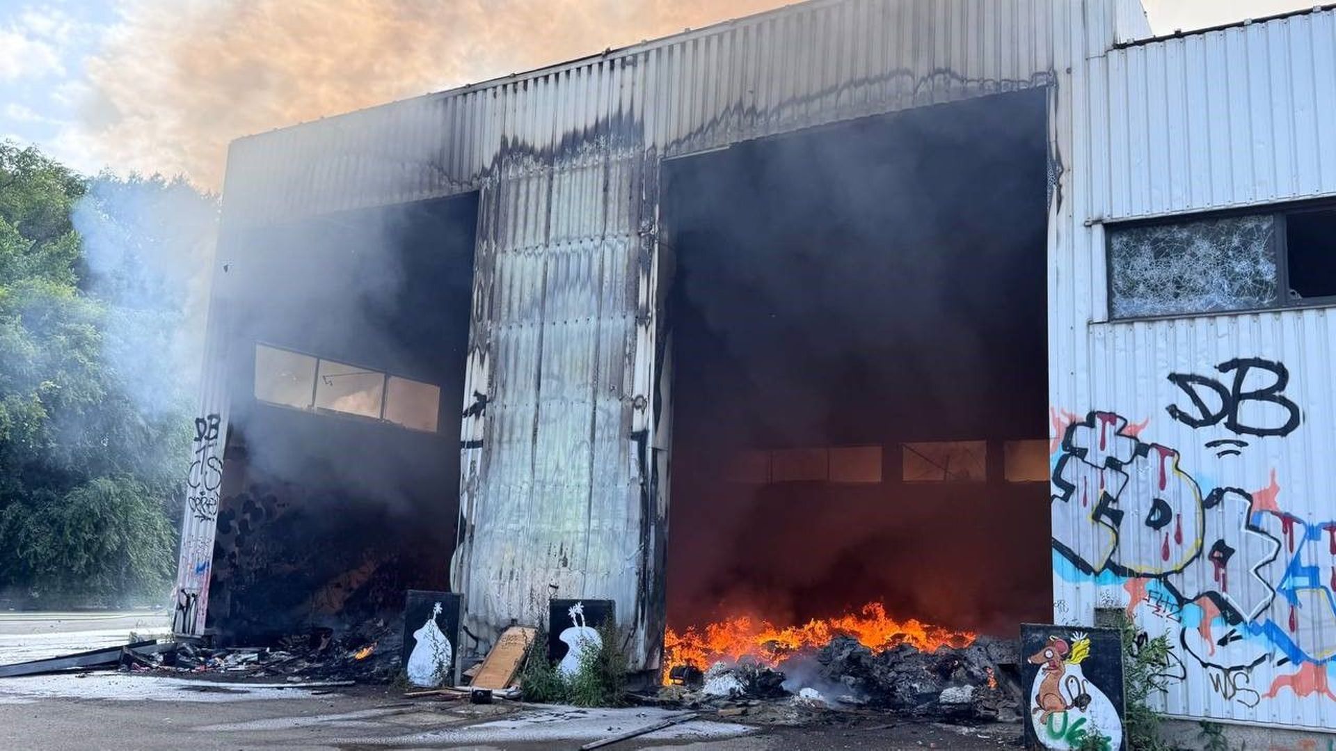 Incendie à la prison de Lantin : la famille du pompier blessé après l ...