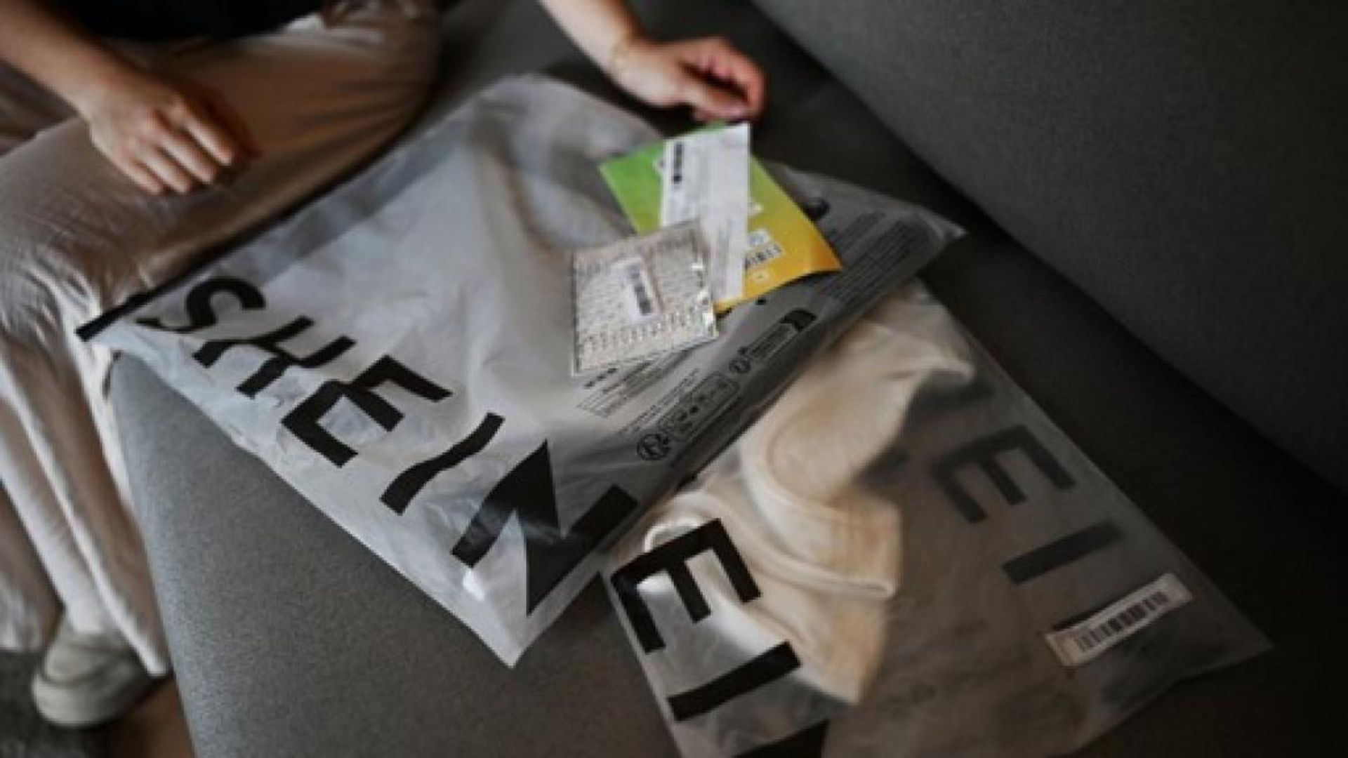 Fast fashion : un millier de travailleurs chinois de Shein témoignent ...