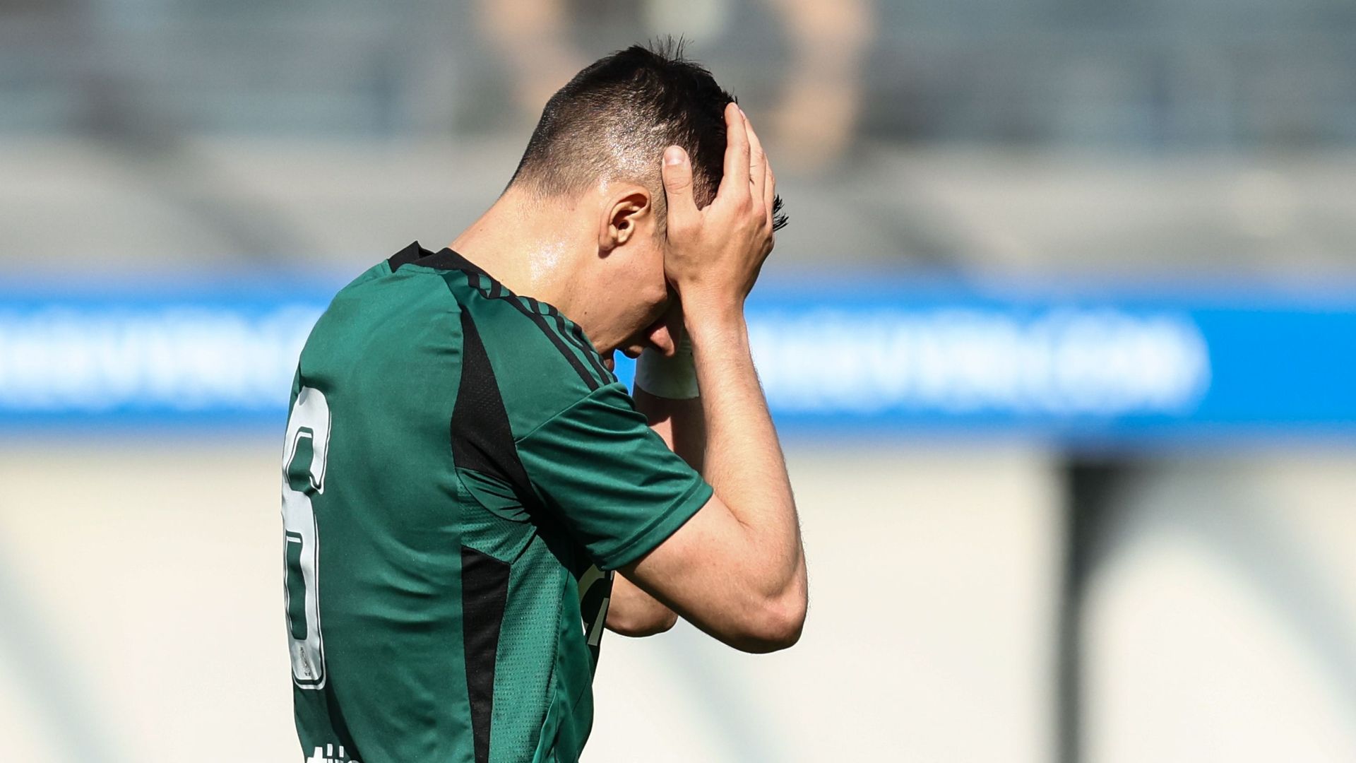 Toujours pas de victoire en play-offs 2 pour le Standard, qui partage à ...