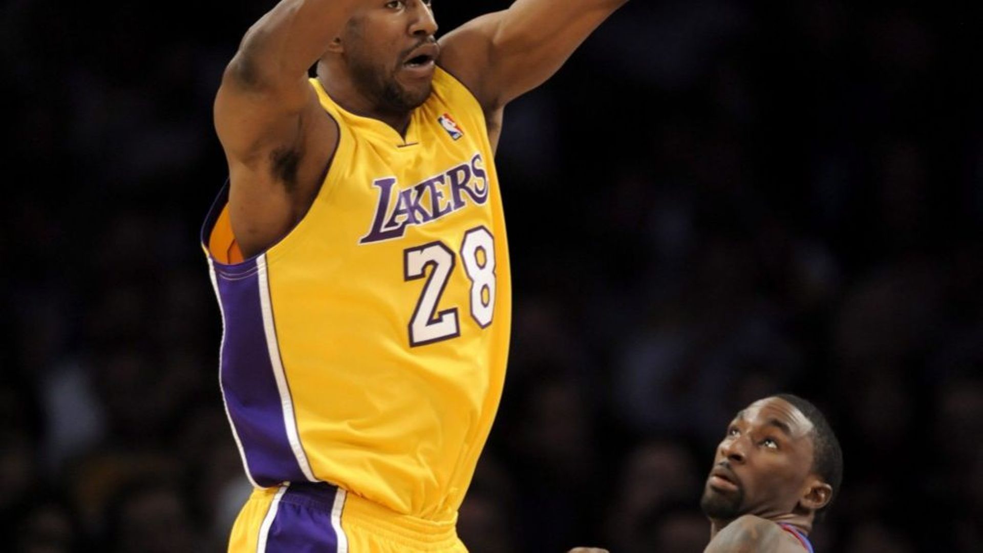 Mbenga apporte sa contribution aux Lakers - rtbf.be