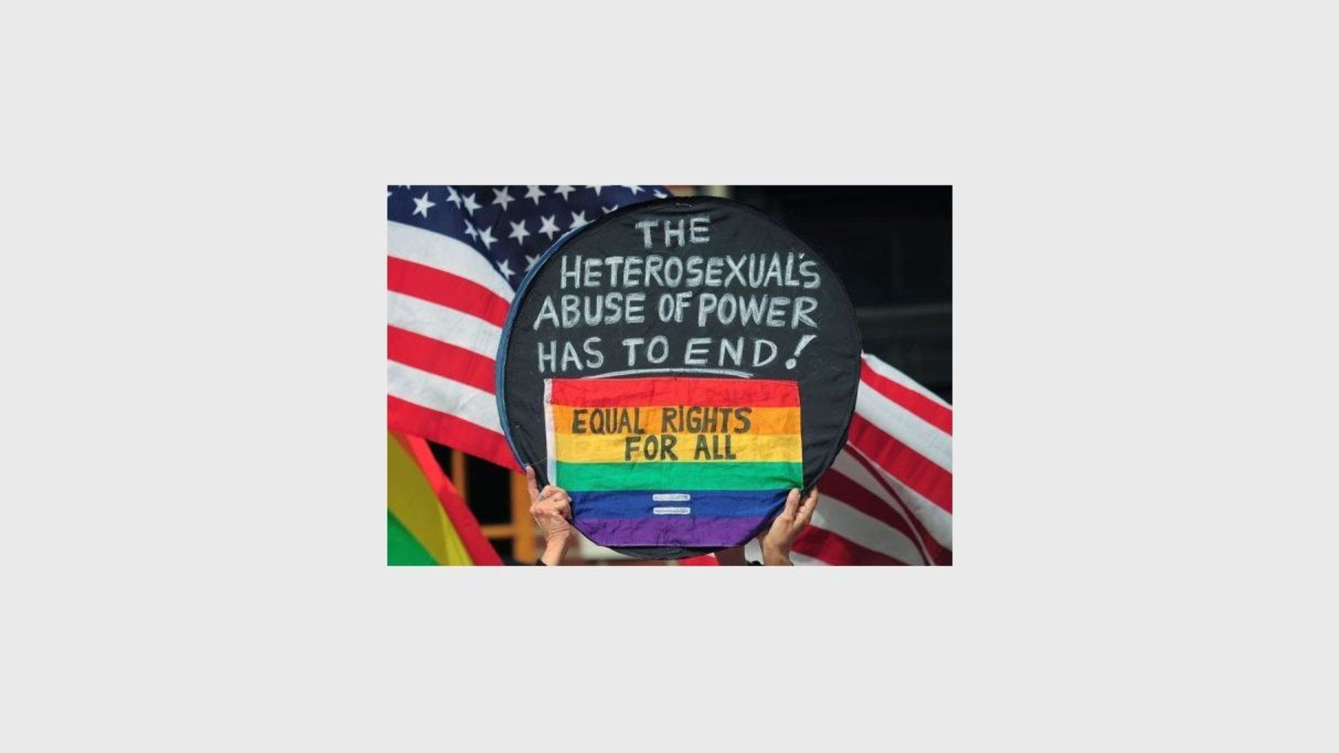 Victime d'une agression homophobe, il diffuse la photo choc sur Facebook - rtbf.be