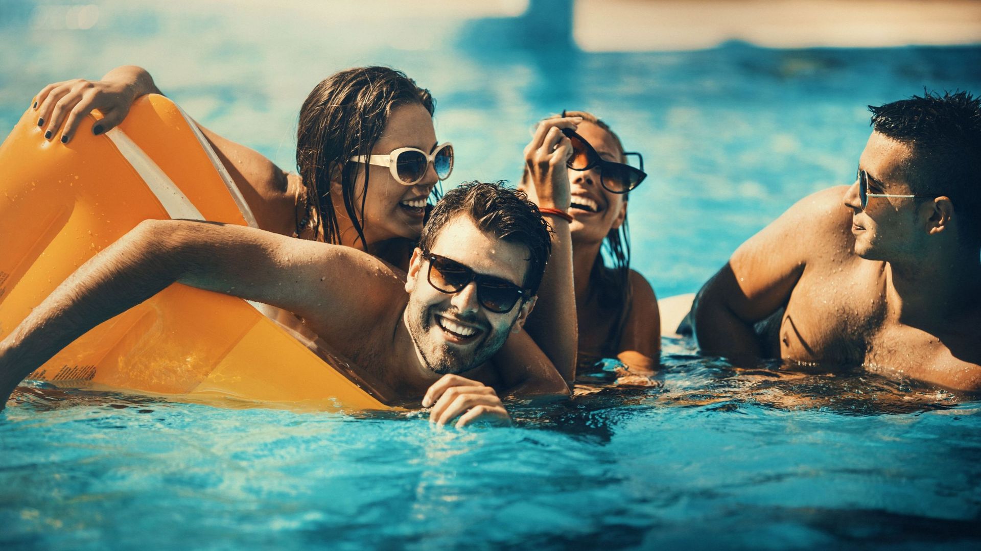 Avant sa démolition, rendez-vous à la piscine de Lessines pour une pool ... Avant sa démolition, rendez-vous à la piscine de Lessines pour une pool ...
