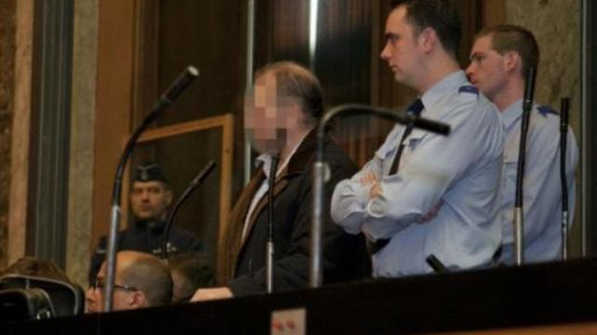 Richard Remes, dit le 'vitrioleur', est suspecté du meurtre d'un bébé ...