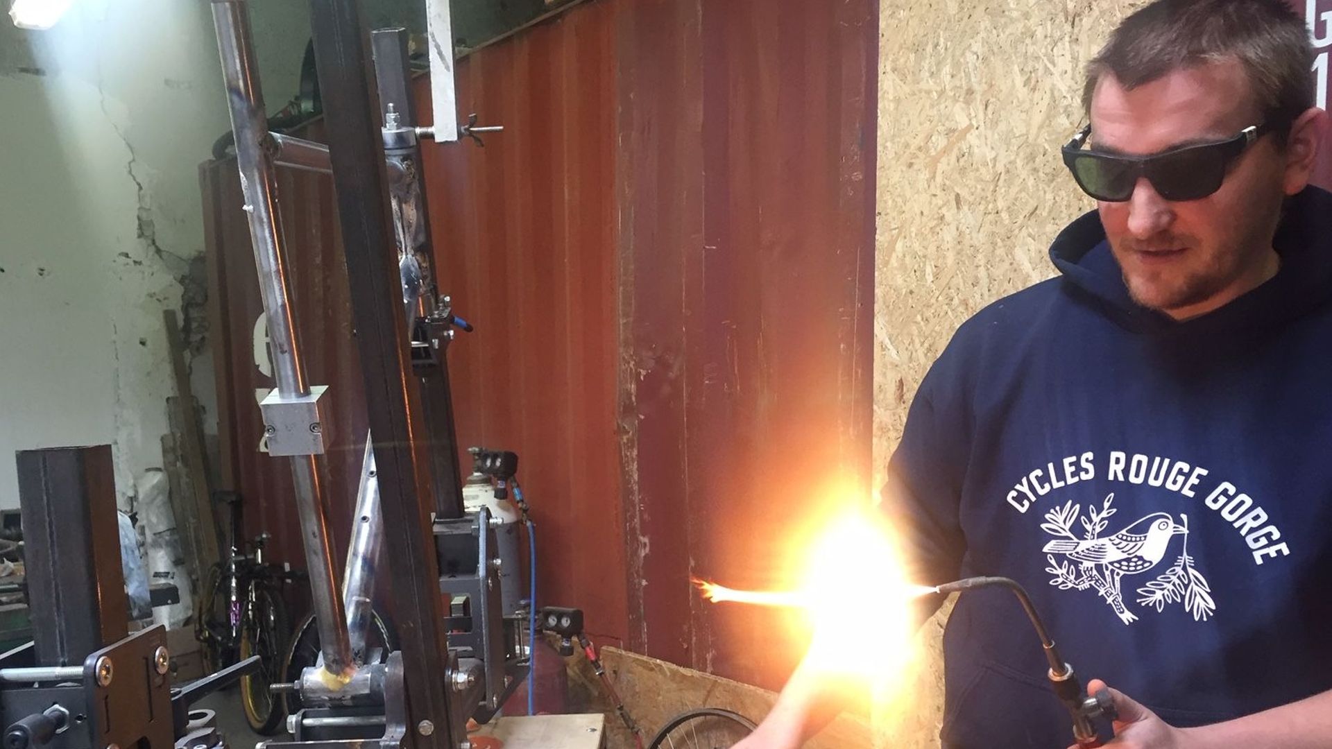 Le Liégeois Thomas Roba fabrique des vélos 'pour toute la vie' - RTBF Actus