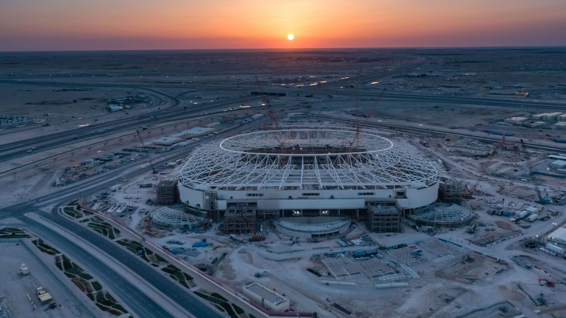 Le troisième stade de la Coupe du monde inauguré au Qatar - RTBF Actus