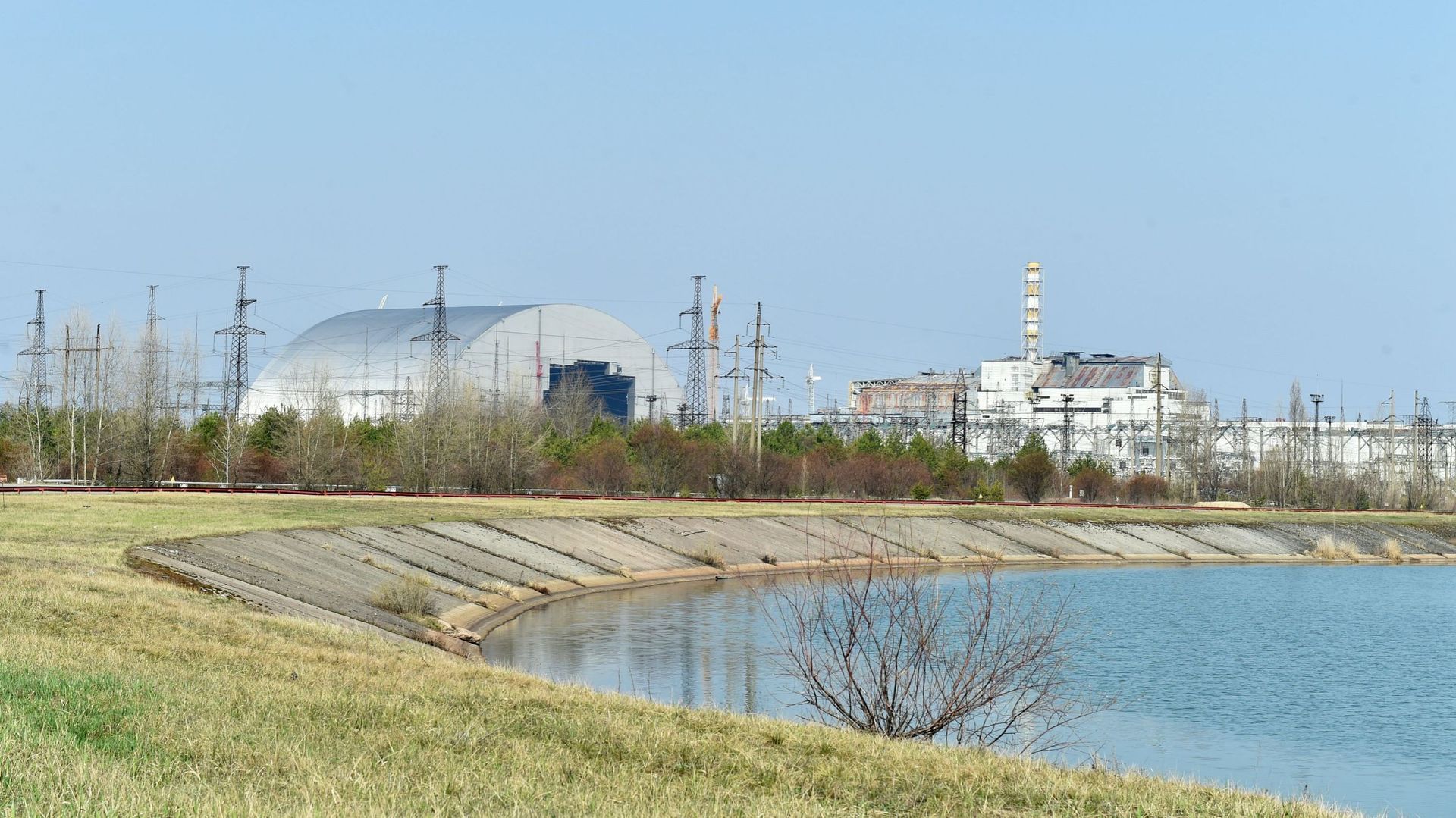 Le dôme de Tchernobyl, qui doit sécuriser le site pour 100 ans, est en ...