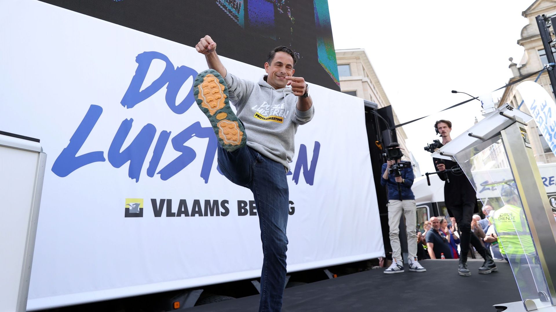 Nouveau slogan de campagne pour le Vlaams Belang, en tête d’un récent ...