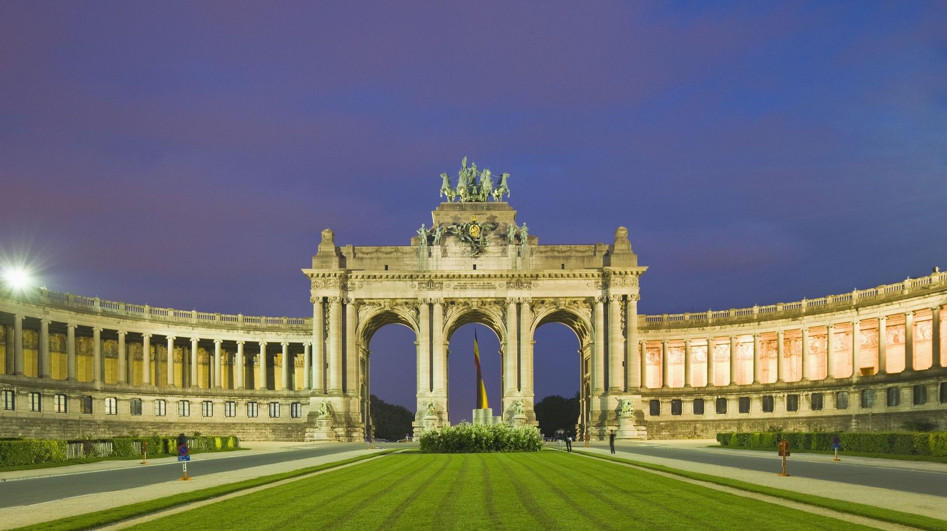 De sa naissance à aujourd’hui, comment le prestigieux Cinquantenaire à Bruxelles a connu une ...