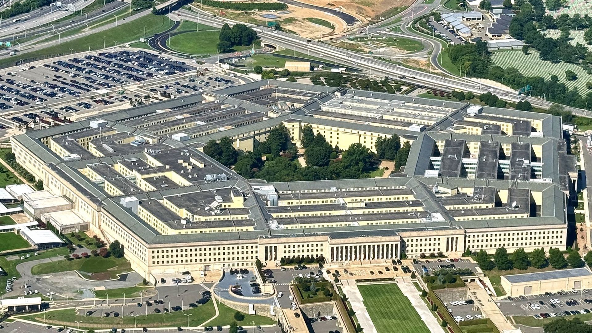 Uhoda : un nom devenu une marque, la success-story d'un entrepreneur et collectionneur d'art ...