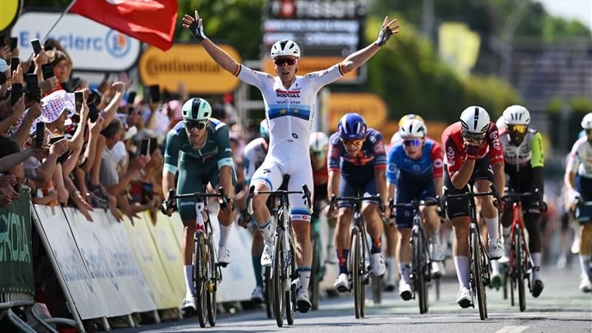 Tour de France 2025, 9e étape : Merlier remporte un sprint royal devant ...