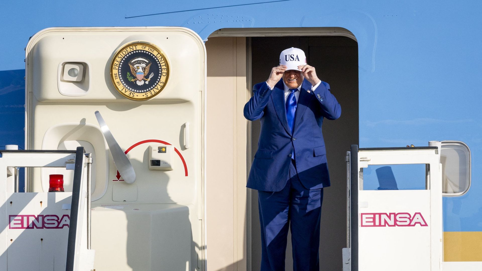 Sommet de l’OTAN à La Haye : suspendue à Donald Trump, l’Alliance lui déroule le tapis rouge ...