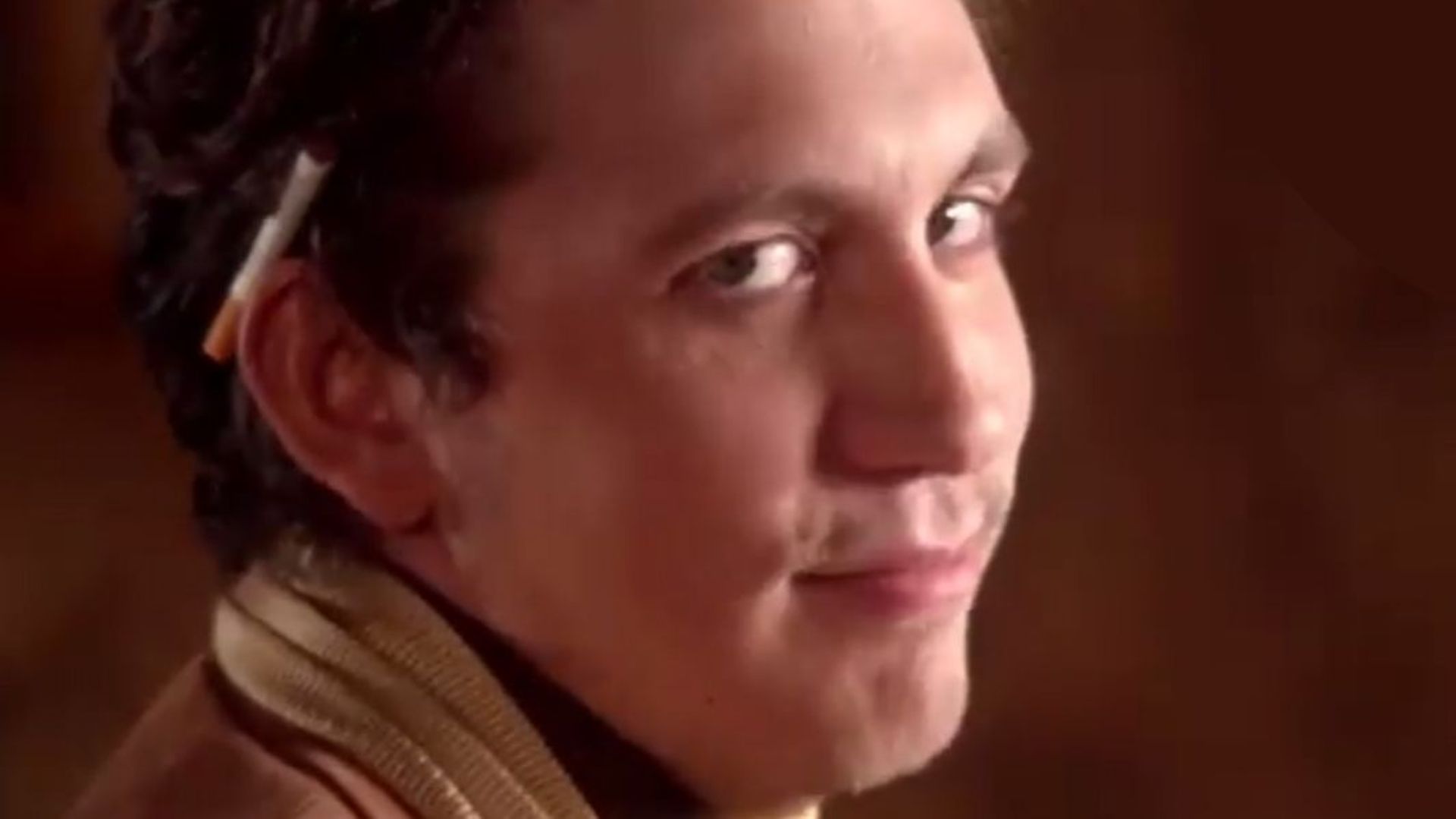 Fausse pub géniale sur les mérites de la cigarette - RTBF Actus