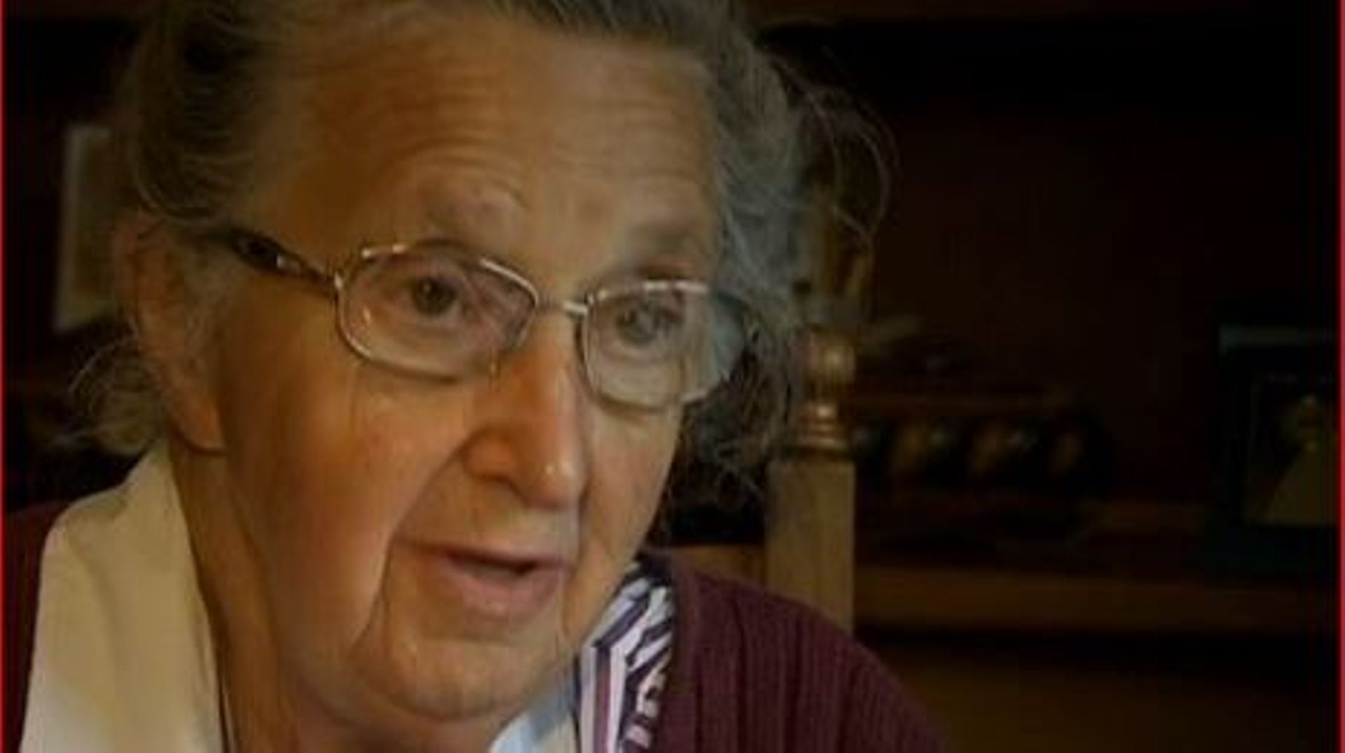 Annie Lambert et les stèles de la bataille d'Ochamps - RTBF Actus