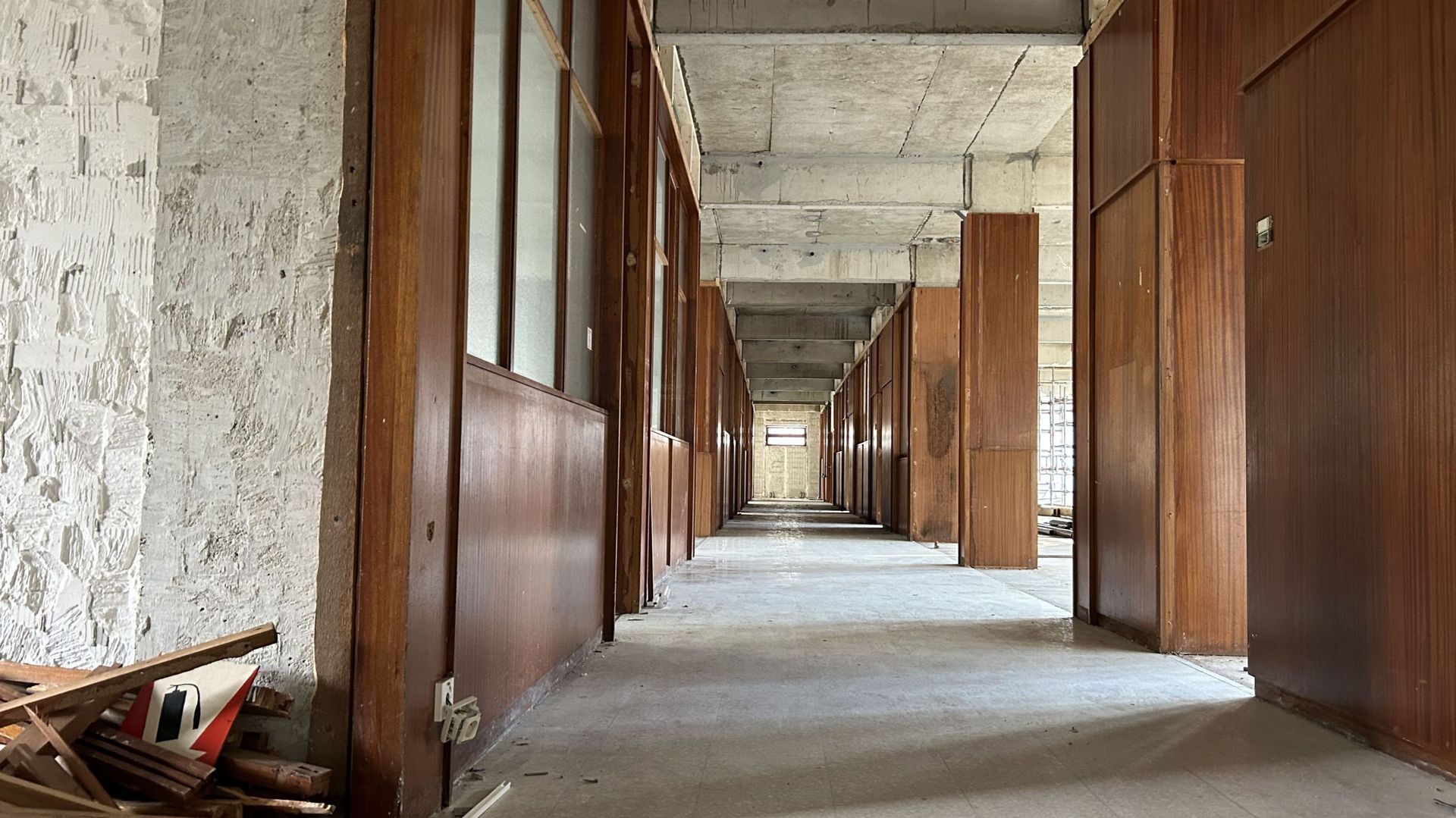 L’Athénée d’Angleur va rouvrir : visite du chantier - RTBF Actus