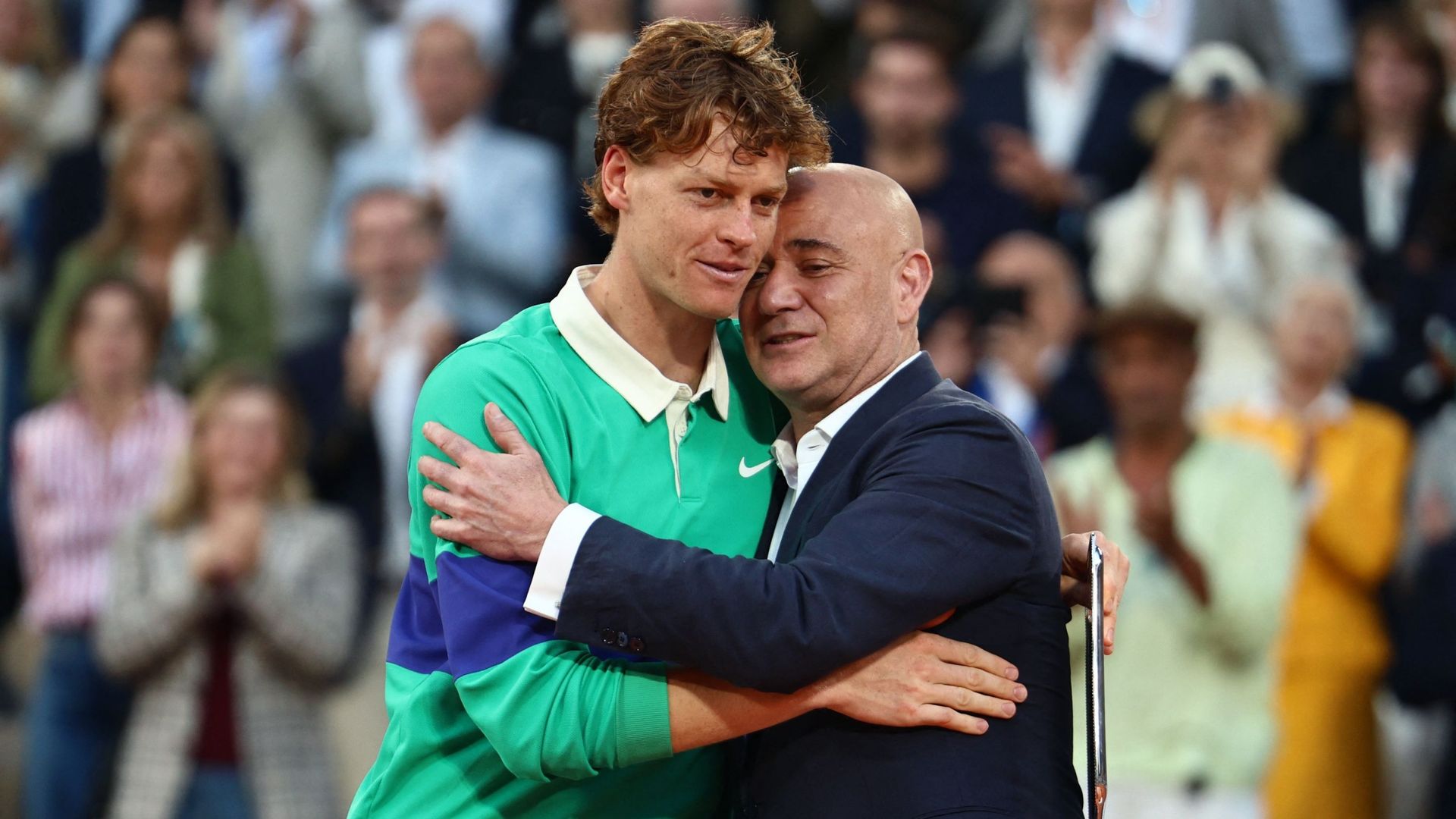 Roland-Garros dit au revoir à Rafael Nadal : un hommage sobre et émouvant en présence de ses ...