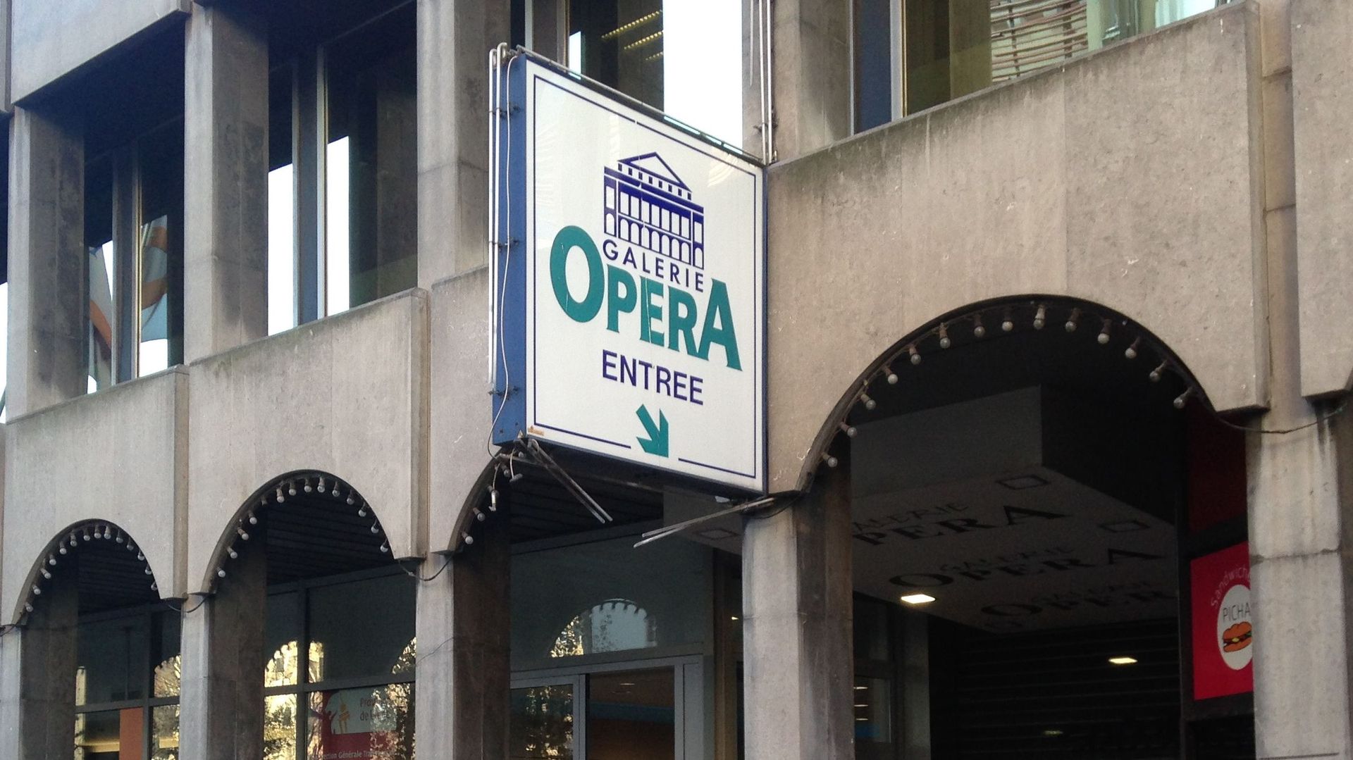 Liège: le parking Opéra est de nouveau ouvert après l'incendie - RTBF Actus