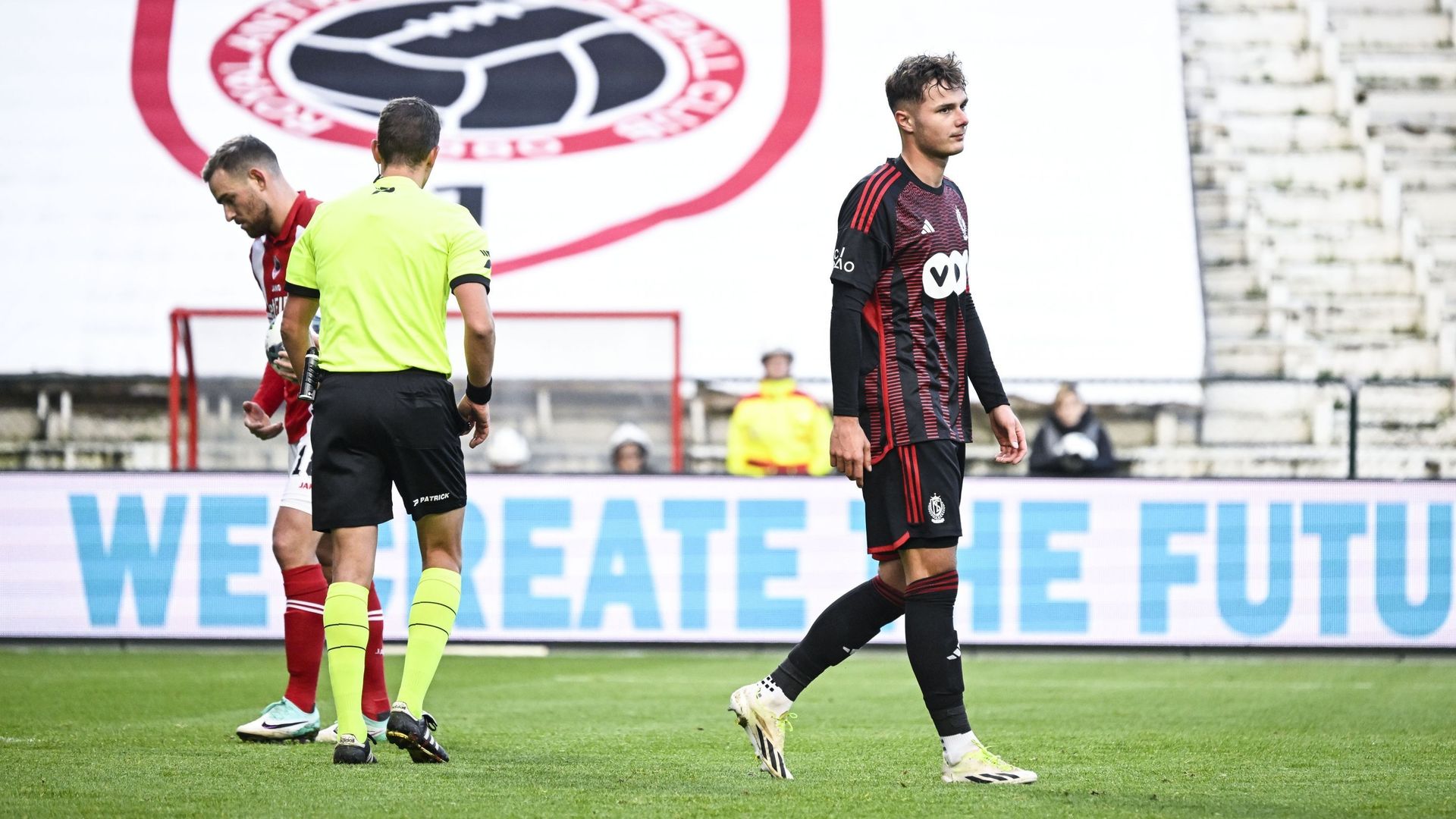 Diables Rouges : les joueurs sont arrivés à Tubize, Zinho Vanheusden ...