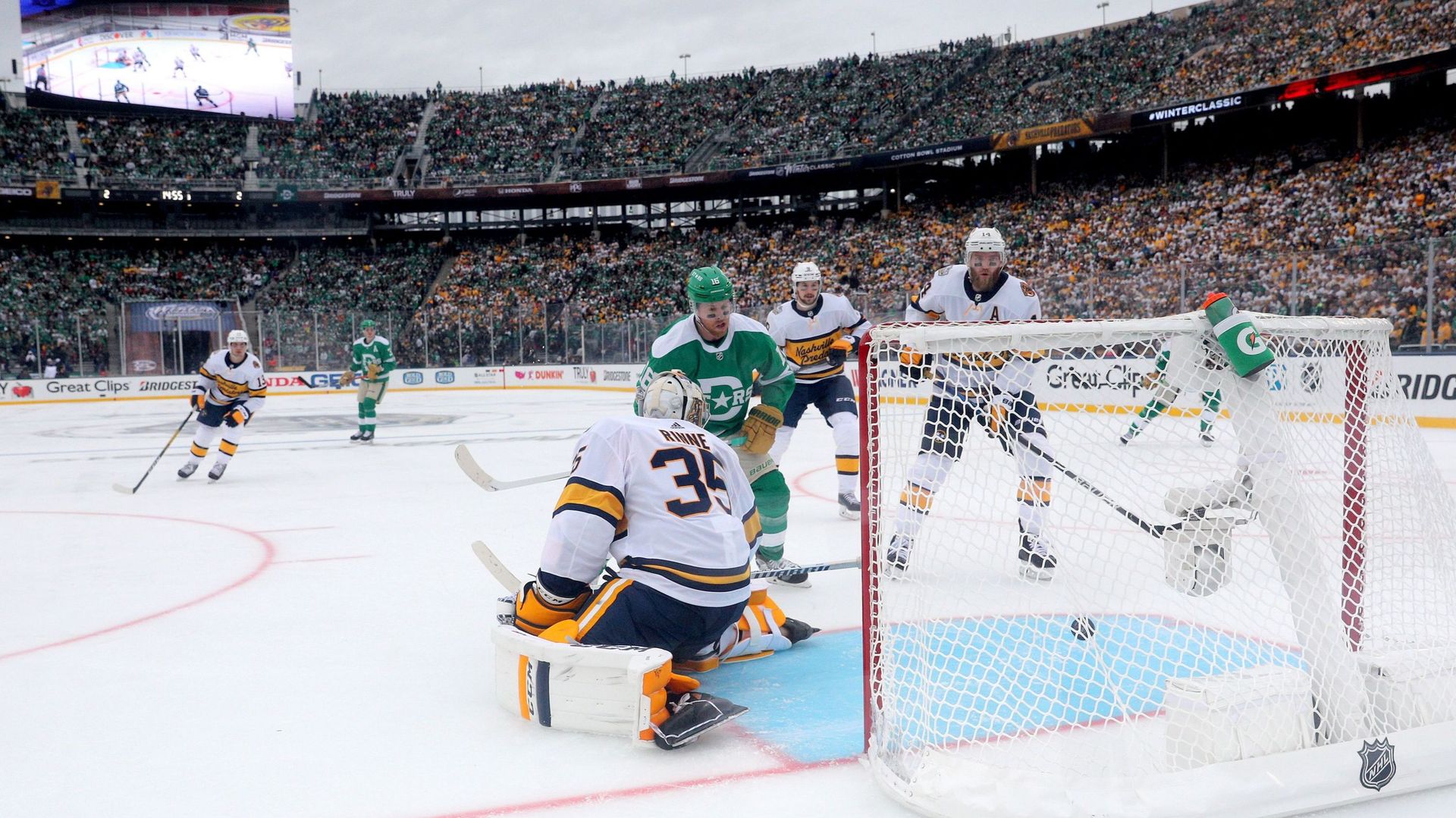 Plus de 85.000 spectateurs pour le grand classique hivernal du hockey ...
