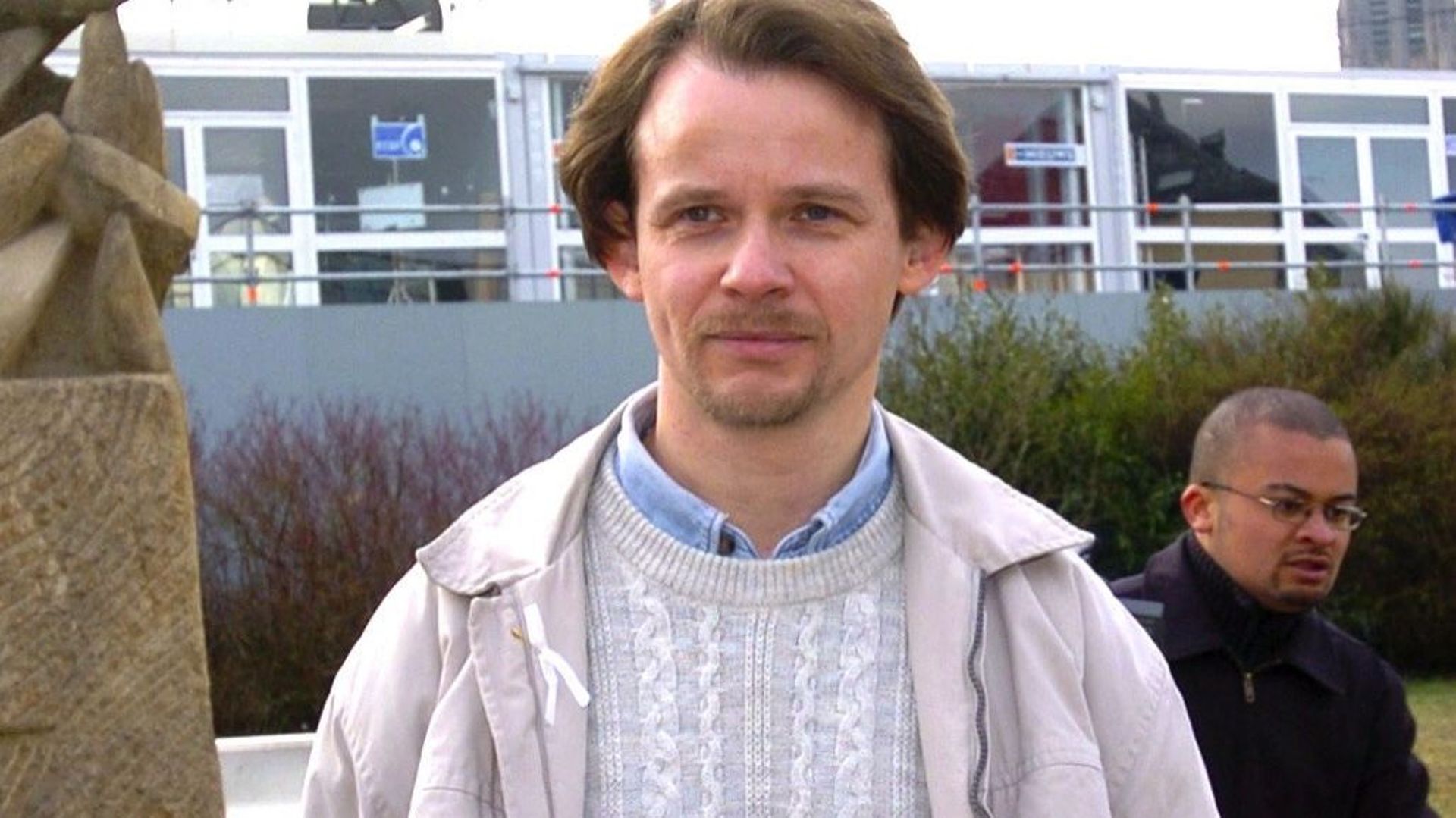 V. Decroly présente Vega, 'pour un changement radical de la société ...