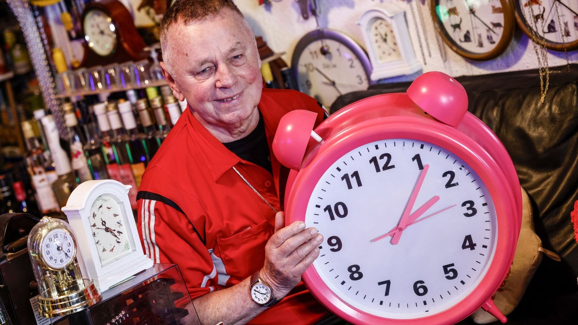 Physique : l’armée britannique développe une horloge atomique quantique ...