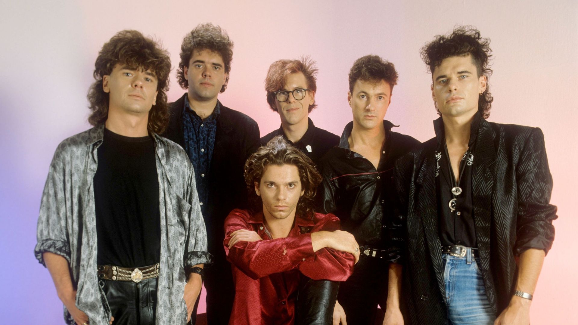 Paul McCartney annonce un nouveau livre autour de son groupe, les Wings ...