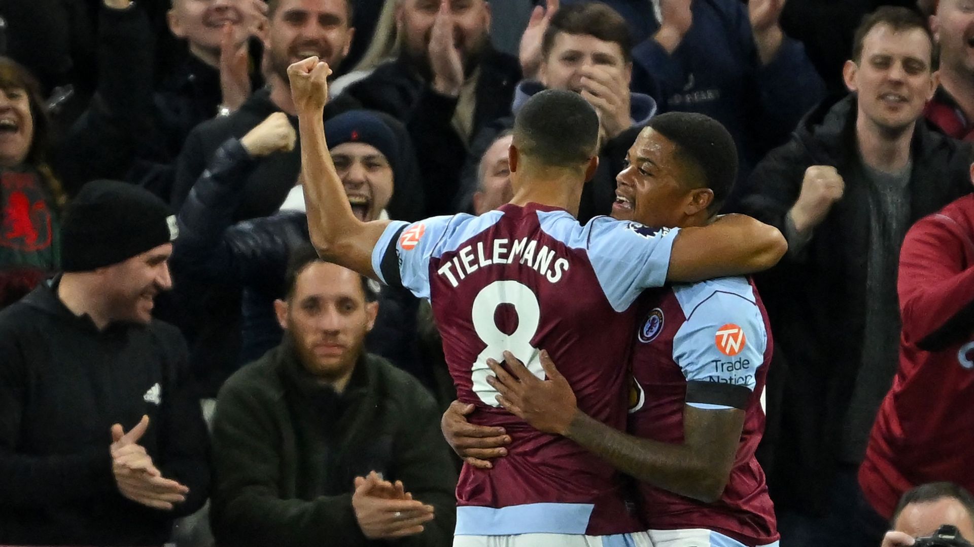 Youri Tielemans sourit à nouveau : le Diable Rouge inscrit son premier ...