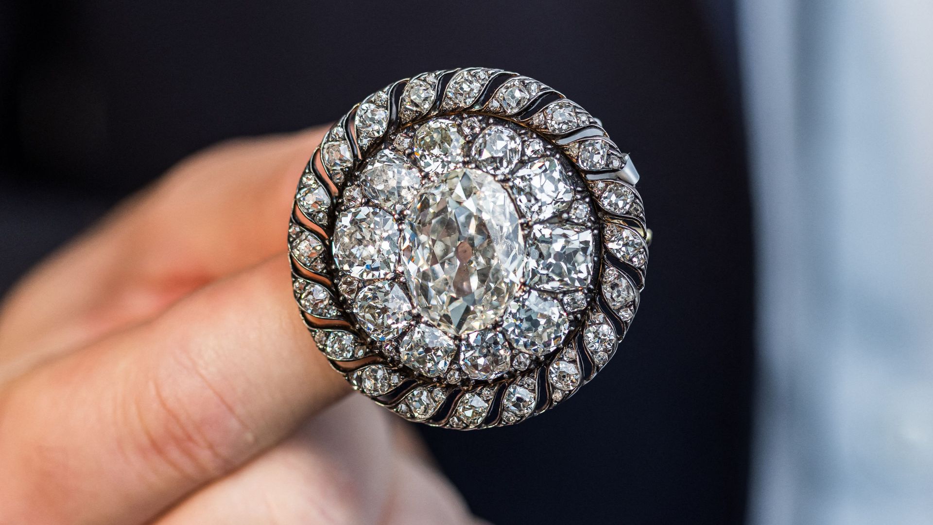 La broche de Napoléon Bonaparte mise aux enchères par Sotheby’s s ...