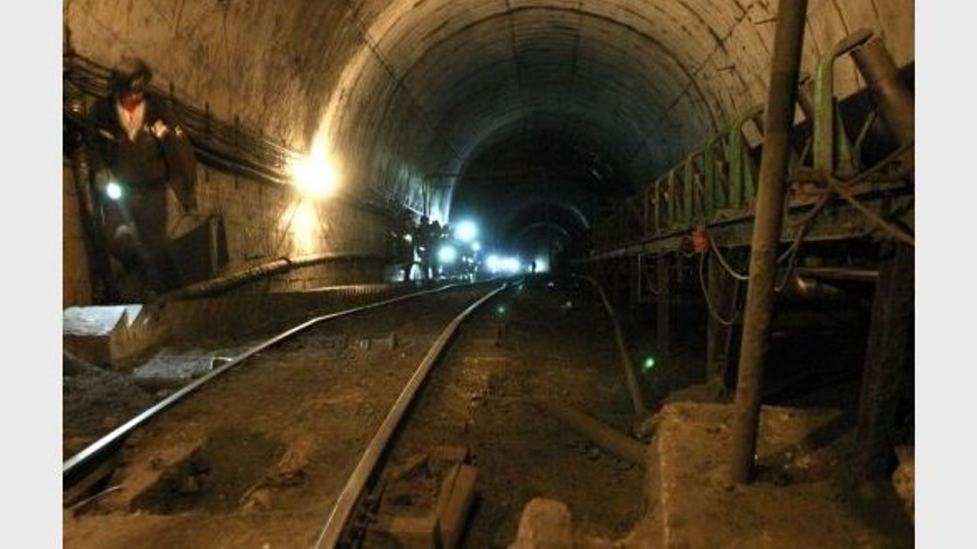 Explosion de mine en Chine: 20 morts et 17 mineurs piégés - RTBF Actus