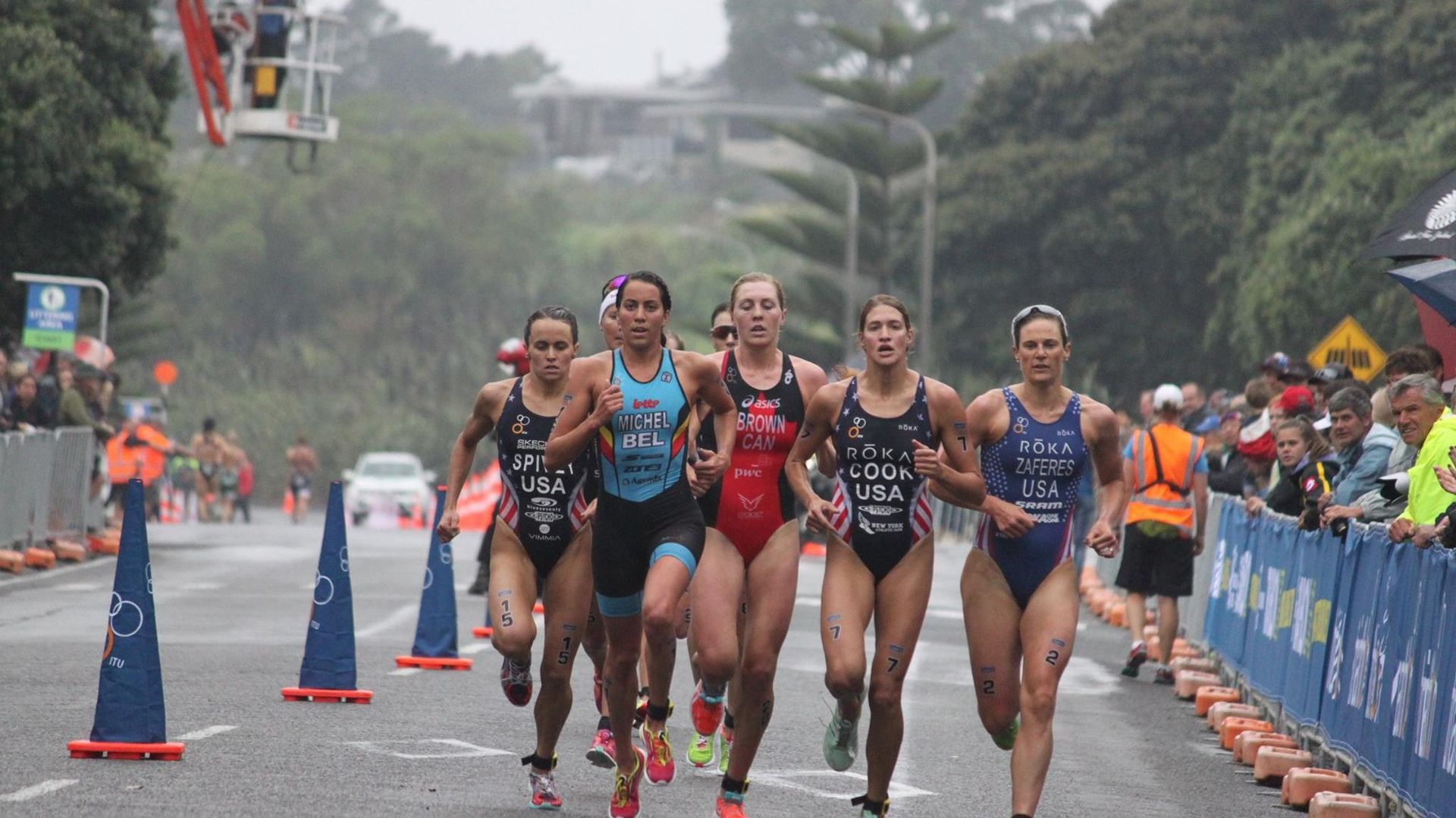Claire Michel sur le podium à New Plymouth, Christophe De Keyser 13e ...
