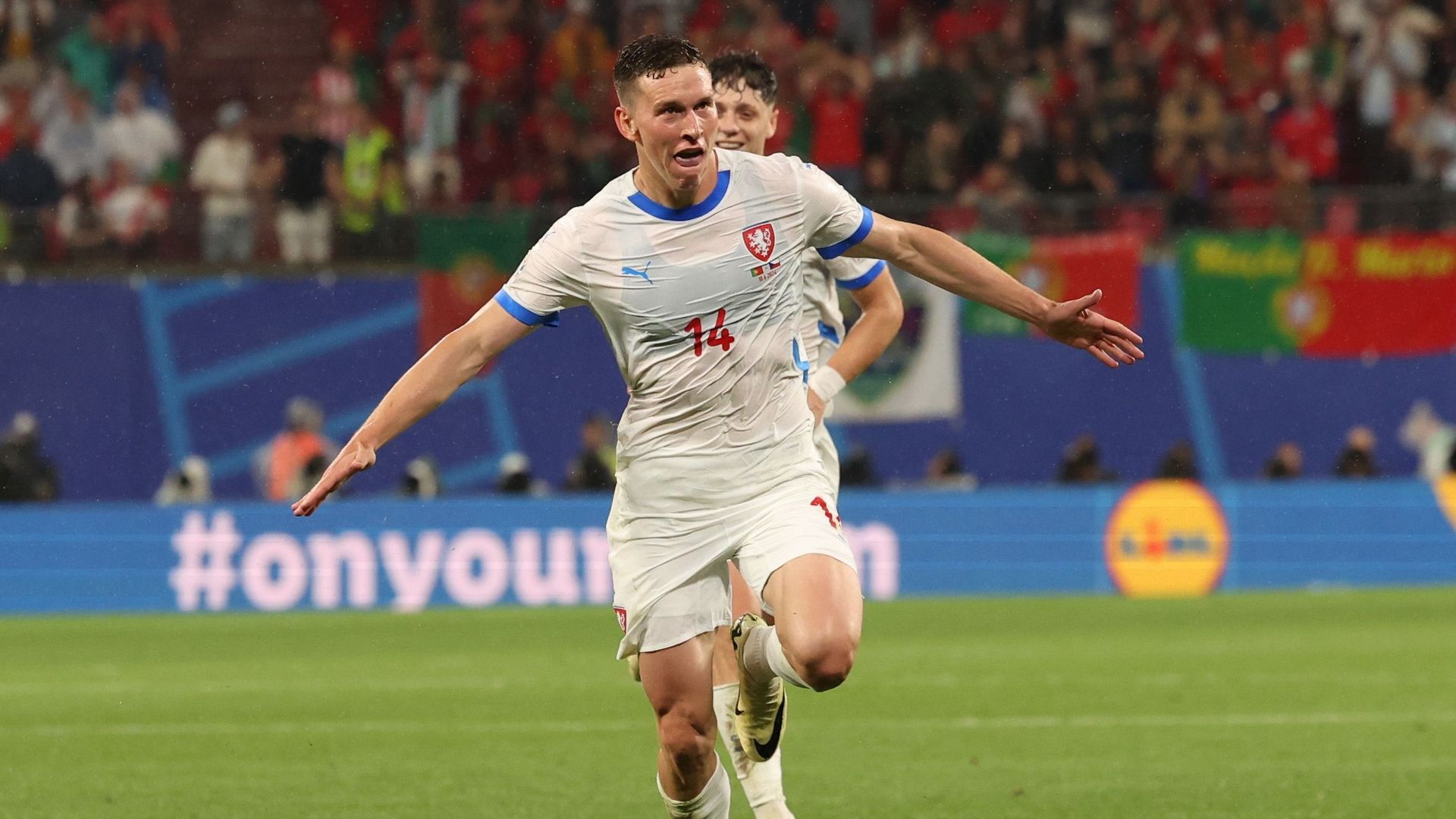 Portugal - Tchéquie : revoir l'ouverture du score de Lukas Provod ...