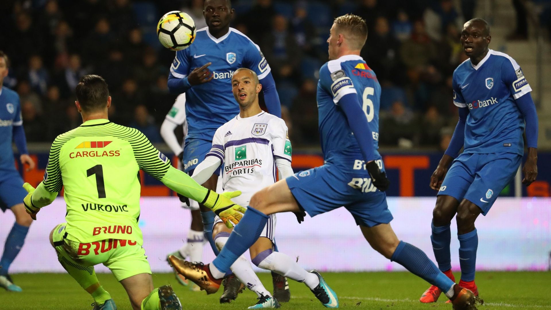 Anderlecht assure l'essentiel en s'imposant 0-1 à Genk - RTBF Actus