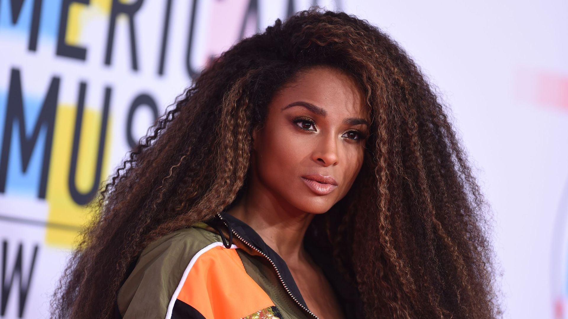 La chanteuse Ciara convoiterait le secteur de la beauté - RTBF Actus