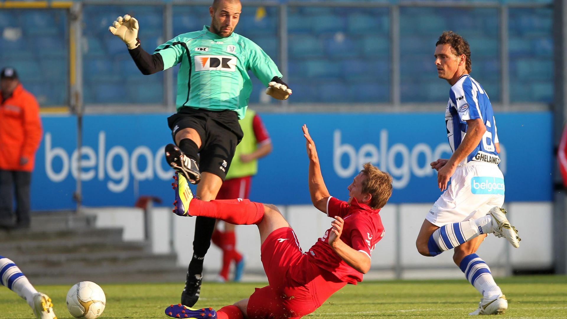 Bruzzese rejoint Zulte Waregem - RTBF Actus