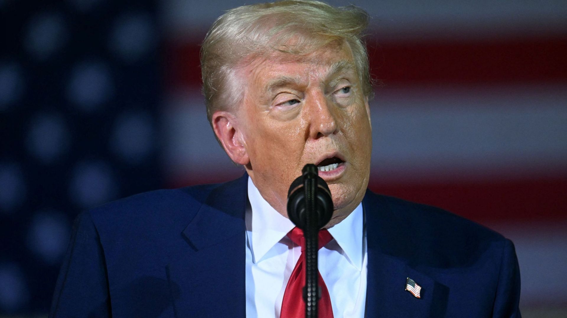 100 jours de chaos avec Donald Trump : épisode spécial du podcast Washington d’ici - RTBF Actus