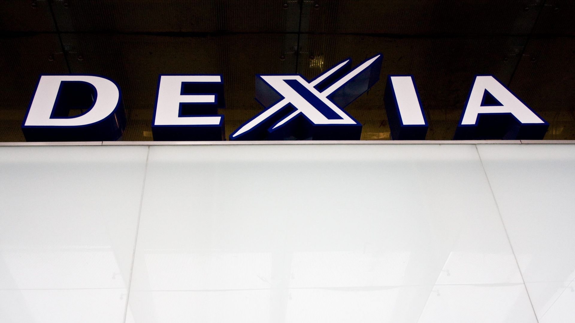 En France, Dexia va devenir 'La Banque Postale Développement Local ...
