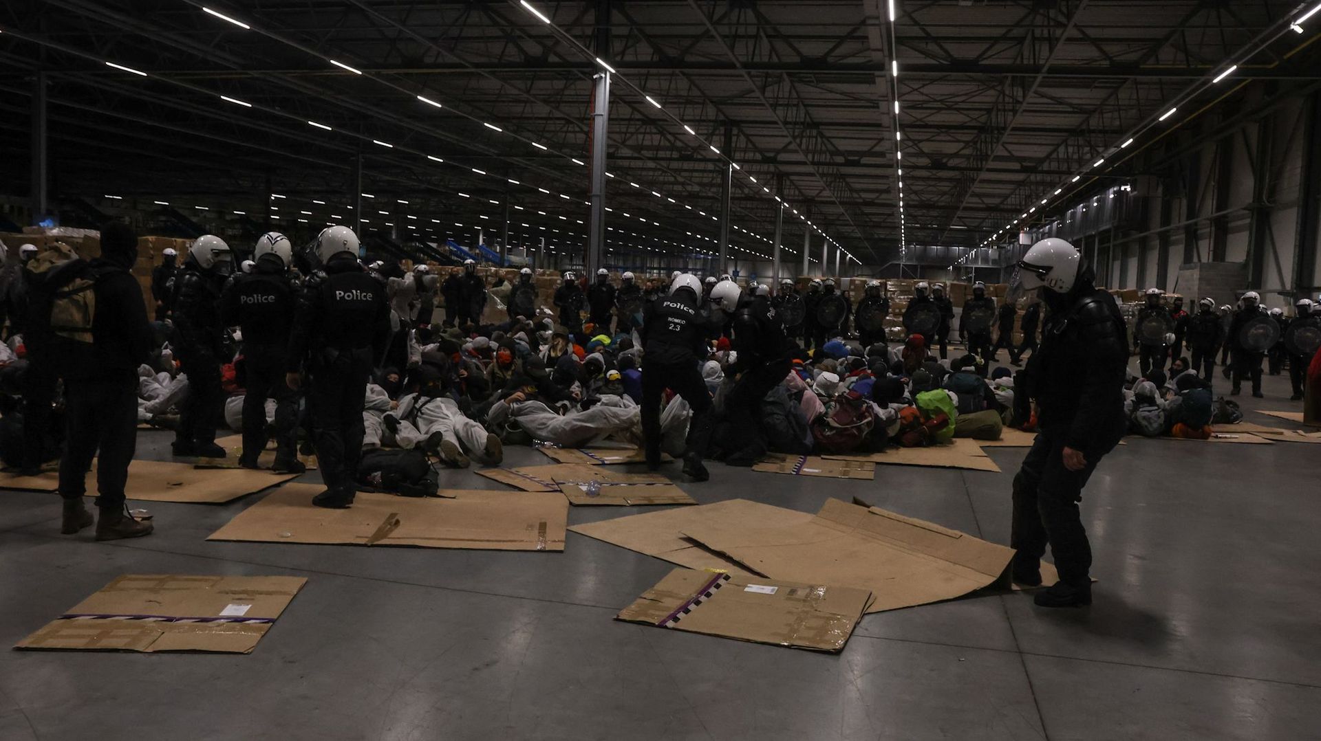 Les activistes de Code Rouge ont quitté l'aéroport de Liège après une ...