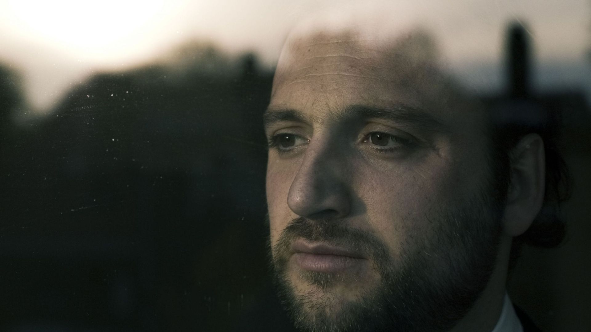 Jean-Jacques Rausin (Je me tue à te le dire, Ennemi public) dans Café ...