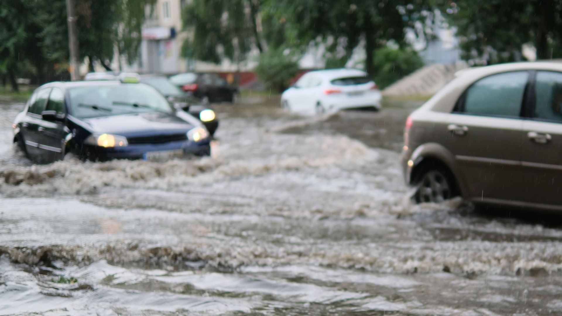 États-Unis : au moins 25 morts dans une série de tornades dans le Kentucky et le Missouri - RTBF ...