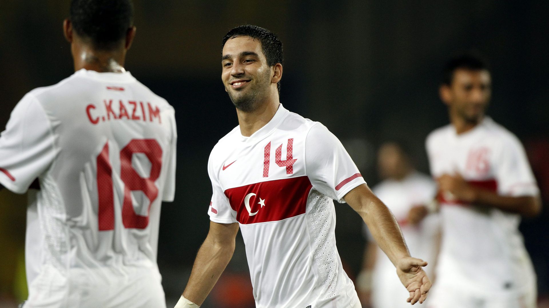 Grave blessure pour Arda Turan - RTBF Actus