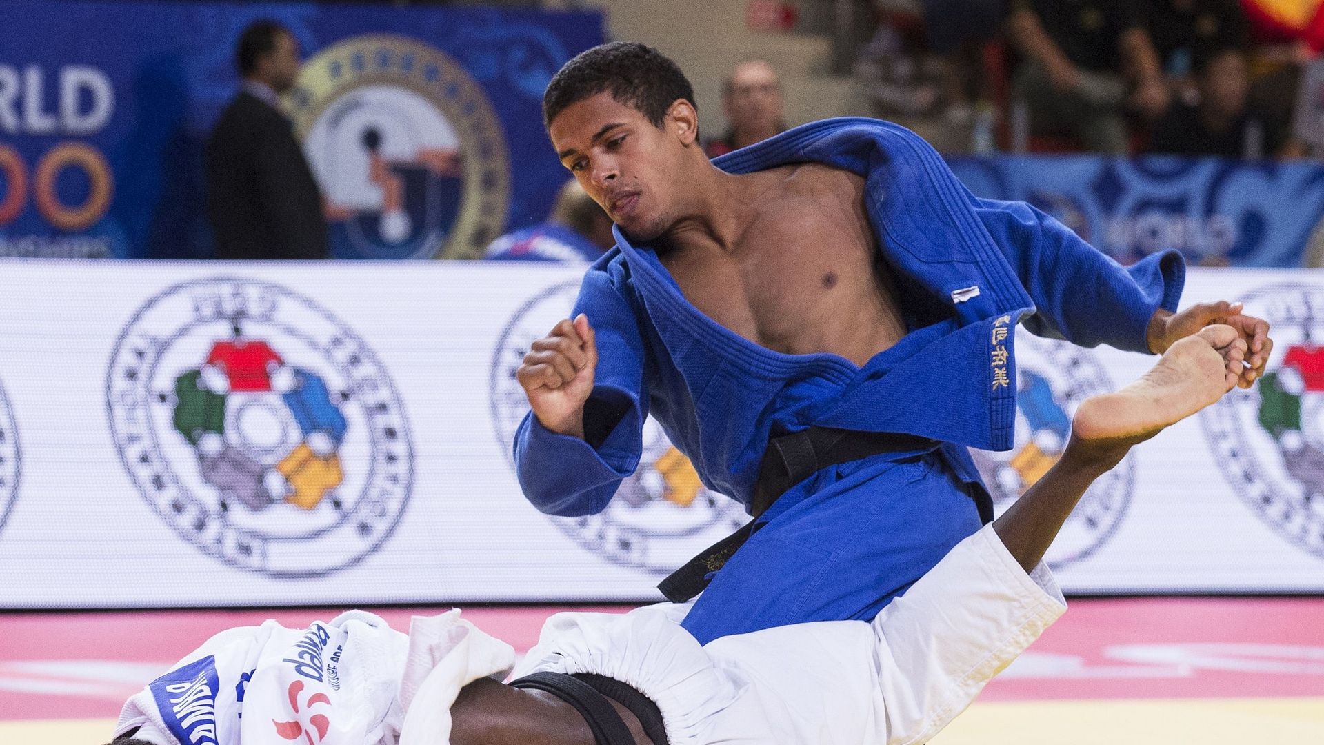 Sami Chouchi sorti après deux combats pour ses débuts en -81 kg à Rome ...