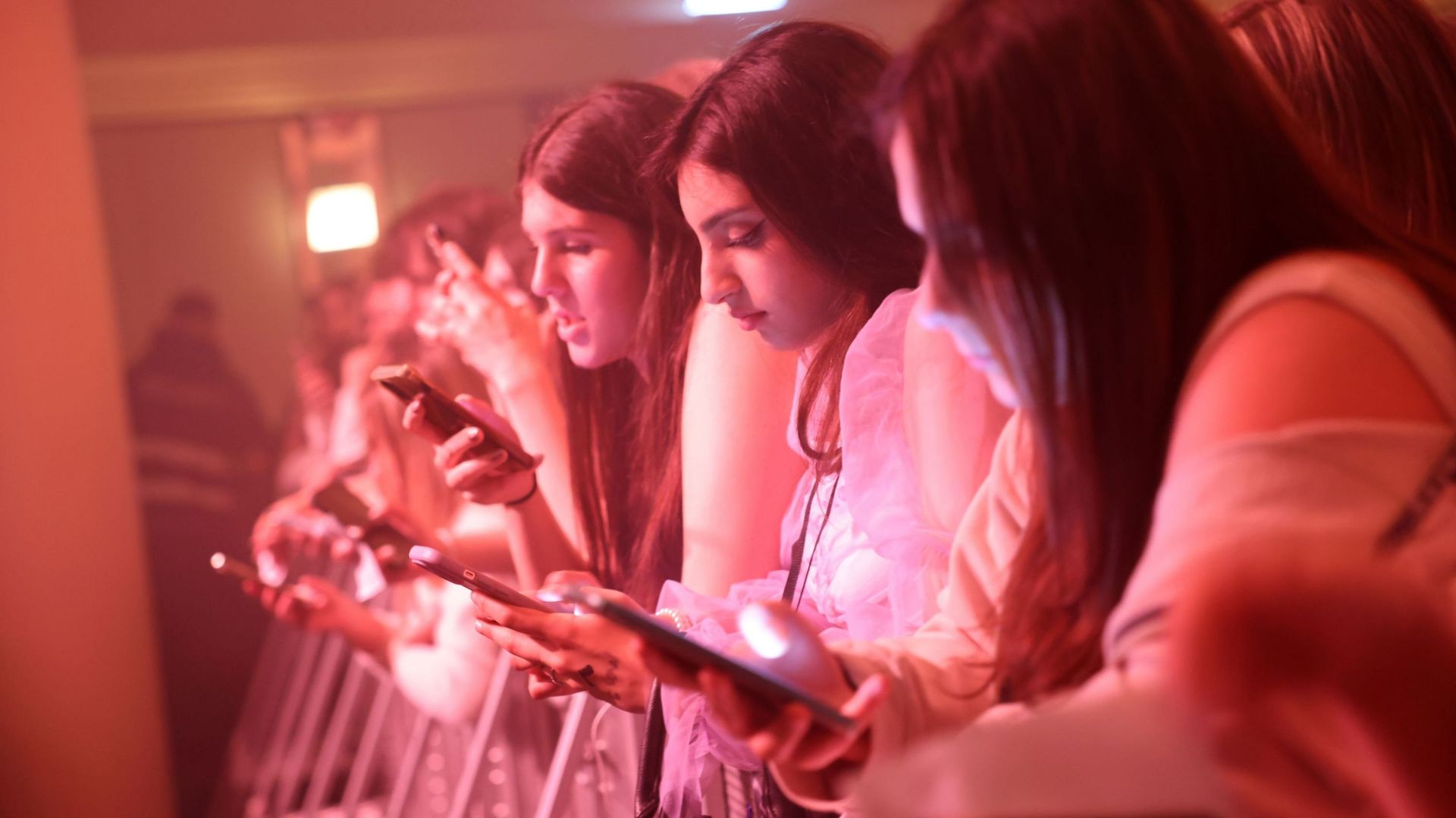 Lorde consternée par la trend TikTok autour de sa chanson 'Man Of The ...