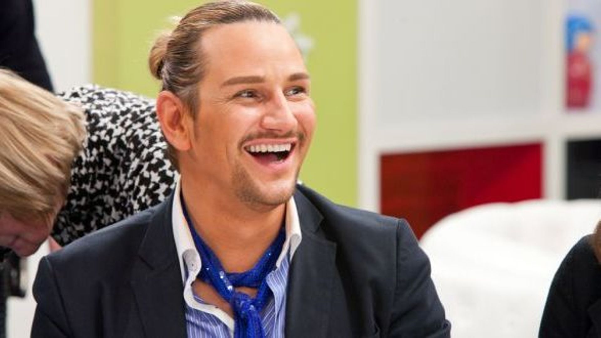 Vos présentateurs et chroniqueurs se déguisent pour vous: épisode 1 ...