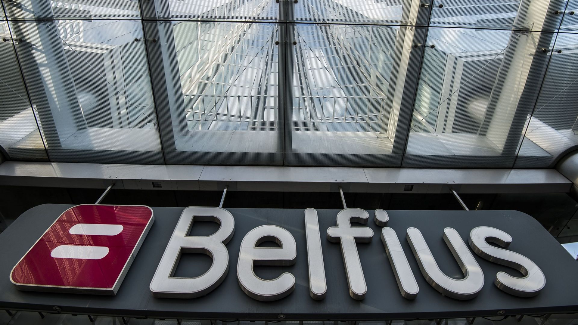 Belfius réduit à son tour son taux de base sur le carnet d'épargne au ...