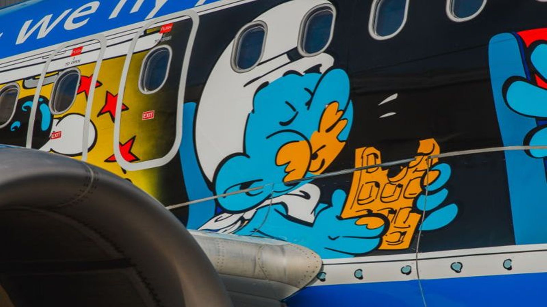 Brussels Airlines dévoile Aerosmurf - RTBF Actus