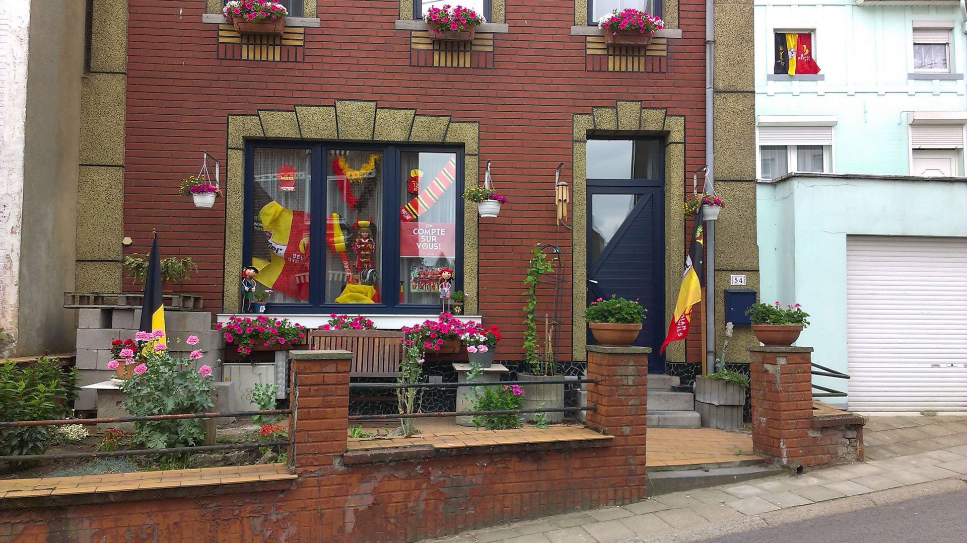 Les Diables au Brésil: les Belges sont noir-jaune-rouge (vidéos) - RTBF ...