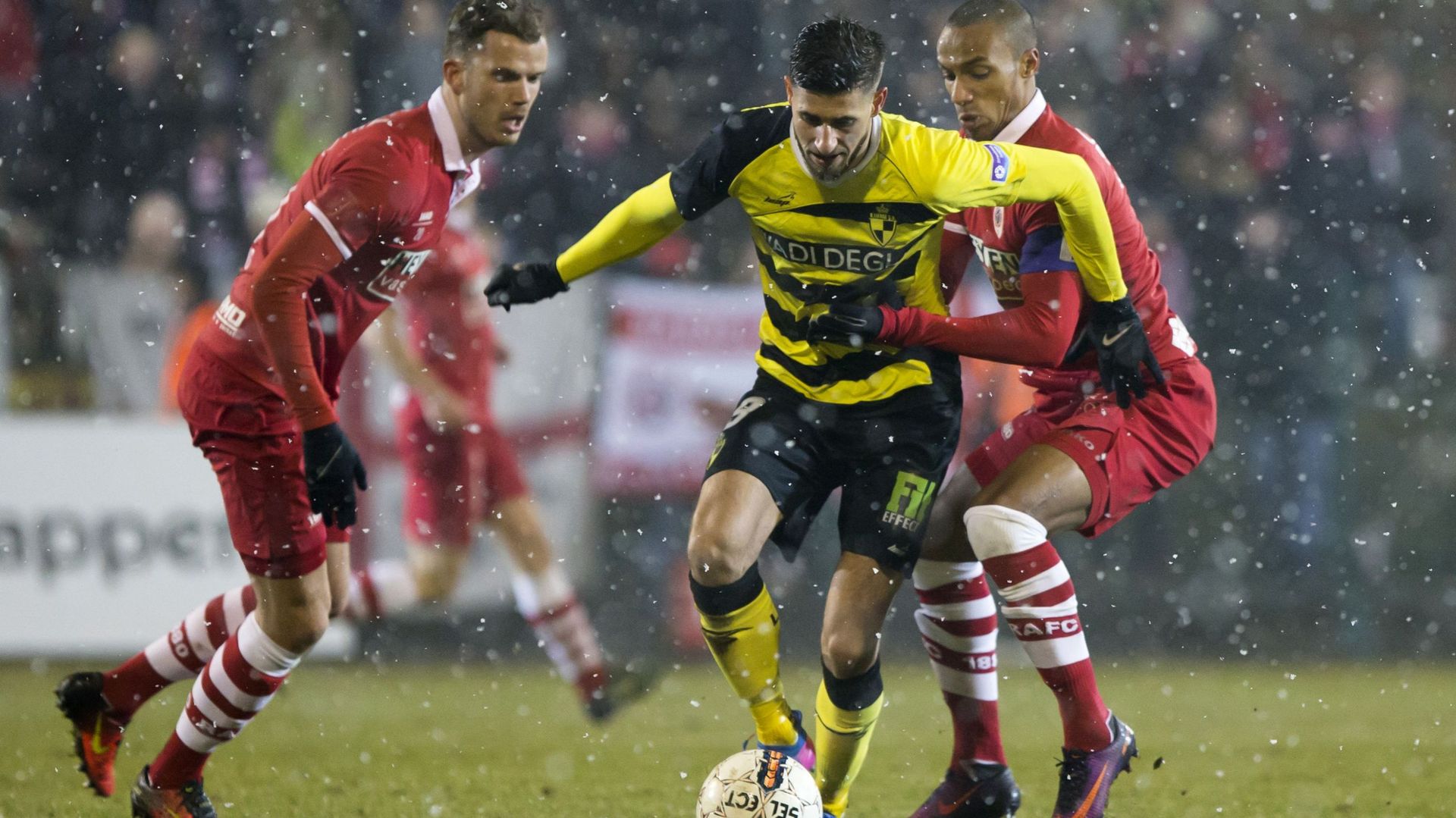 Le Lierse détrône l'Antwerp à 2 journées de la fin, Tubize reprend la ...