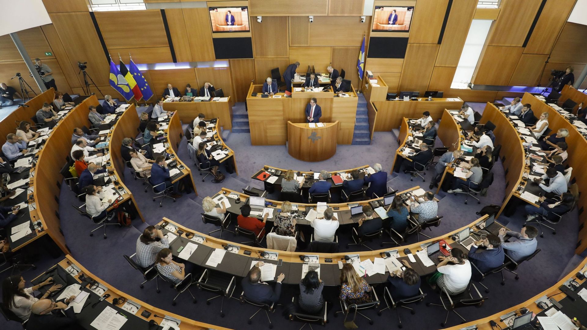 Enceinte, l'élue bruxelloise Soetkin Hoessen sera remplacée au conseil ...