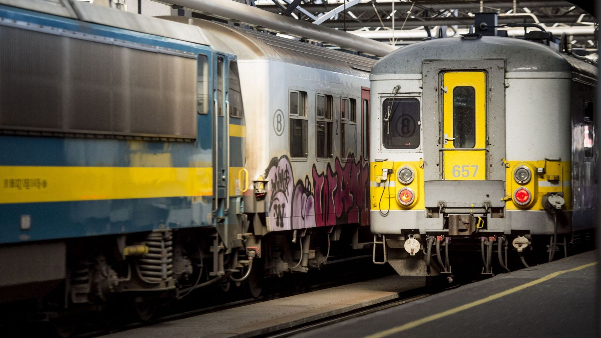Trafic des trains interrompu entre Namur et Gembloux - RTBF Actus Trafic des trains interrompu entre Namur et Gembloux - RTBF Actus