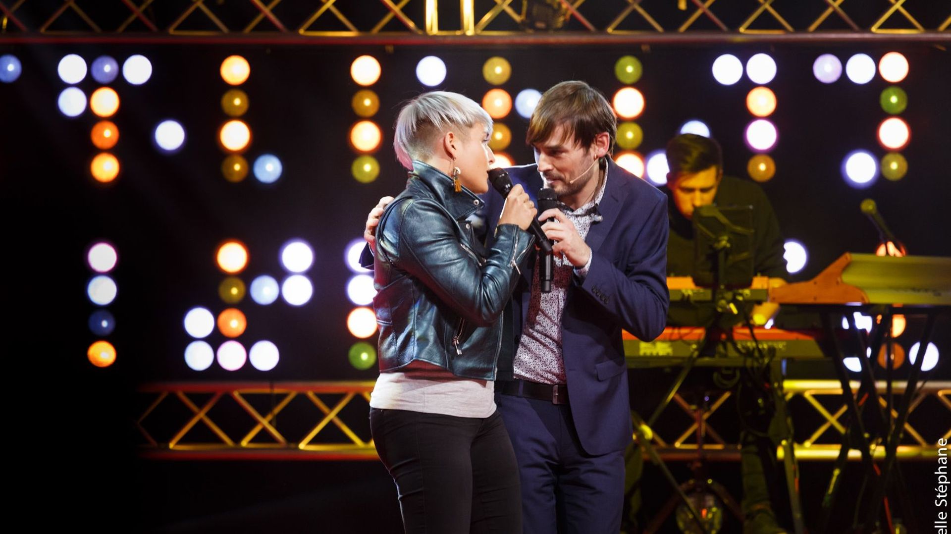 Matthew Irons en duo avec un Talent - RTBF Actus