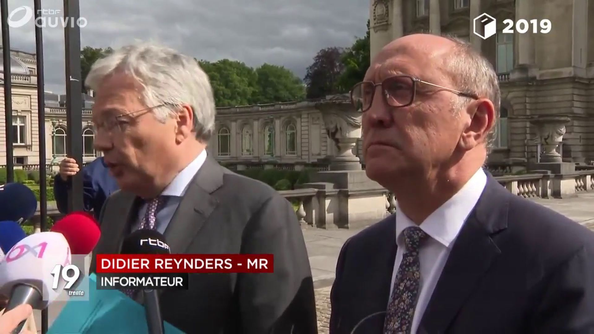 Didier Reynders et Johan Vande Lanotte désignés informateurs par le Roi ...